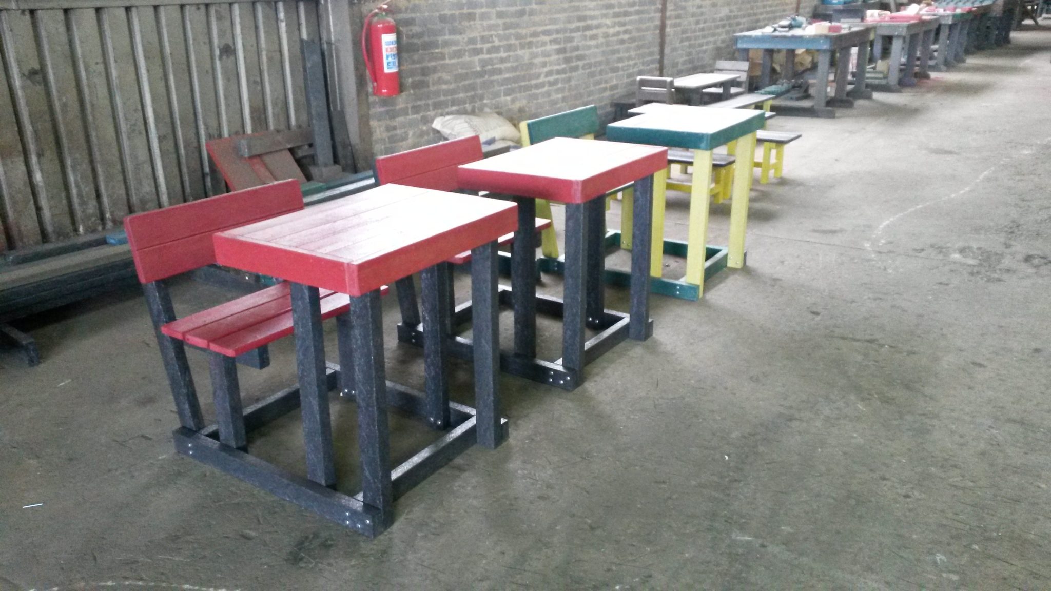 Recycled Plastic School Desks | ExtruWood